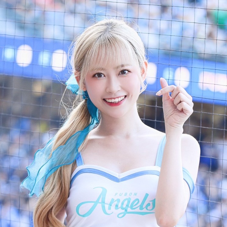 Jessy🧚 潔西 - 5694799 - 浪LIVE直播 - 歌唱才藝直播平台